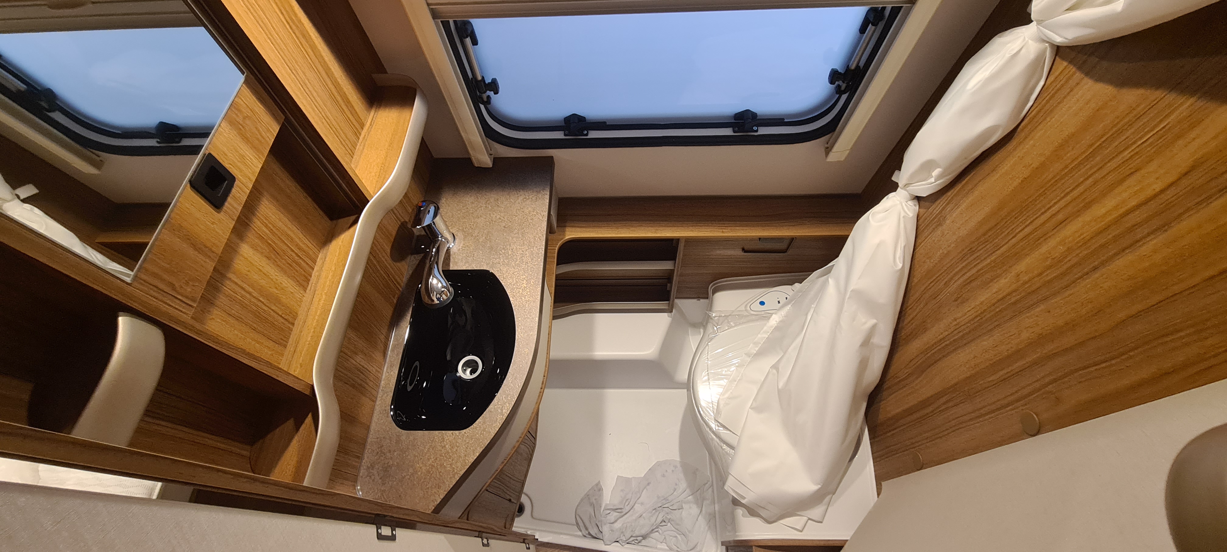 Itsas Mendi Karabanak :: ERIBA TOURING 430 LEGEND